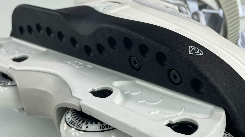 Razors Shima Agresivo Patines En Linea - Negro- Skates USA