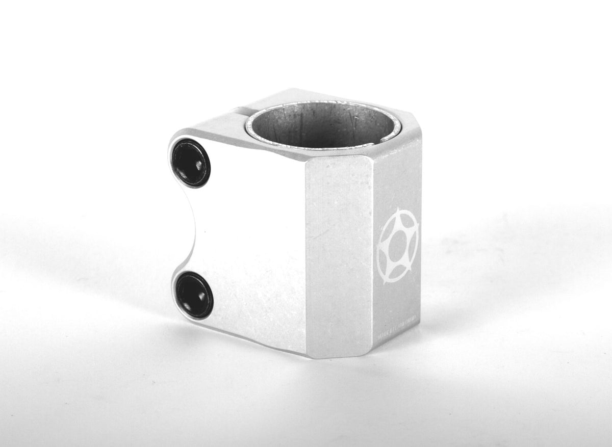 Abrazadera Sobredimensionada Proto Half Knuckle V2 2" - Plata